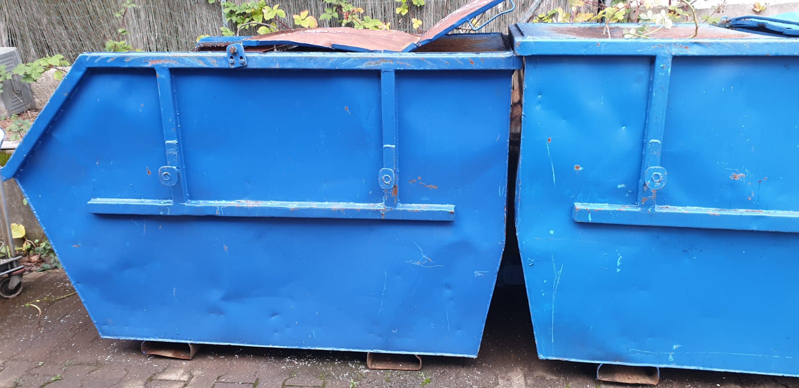 Container aller Art von Schrott Frankfurt e.K.